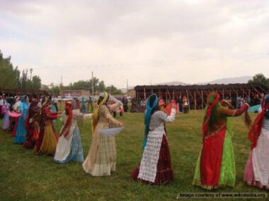 Iranian Dance History, Styles | Destination Iran